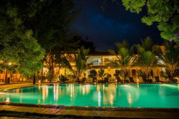 Hotel Anatama sri lanka pool night – BEEP – Beautiful Experiences ...