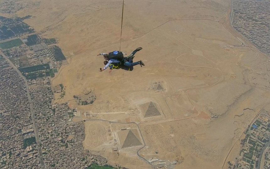 Tandem Skydive Over The Pyramids of Giza in Egypt with BEEP – BEEP ...