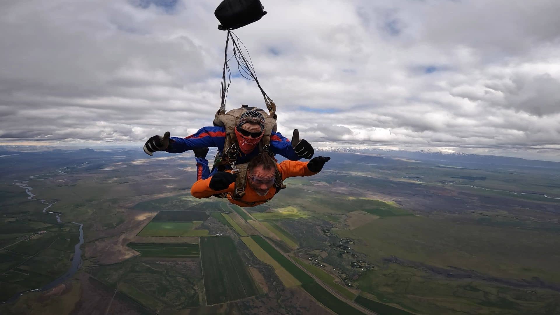 Iceland skydiving 8 – BEEP – Beautiful Experiences Extraordinary Places